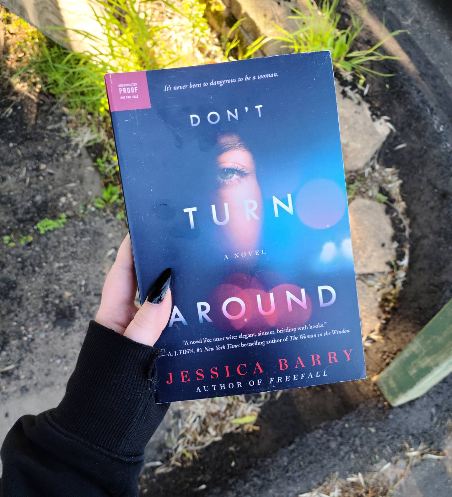 Don’t Turn Around – Jessica Barry – Jessicamap Reviews